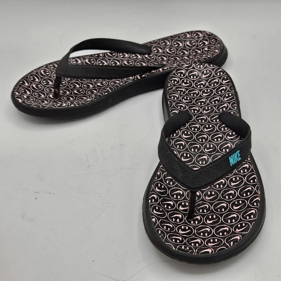 Nike | Shoes | Nike Smiley Face Black Pink Between The Toe Thong Flip ...